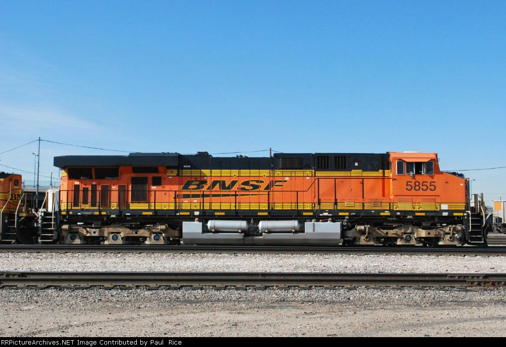 BNSF 5855